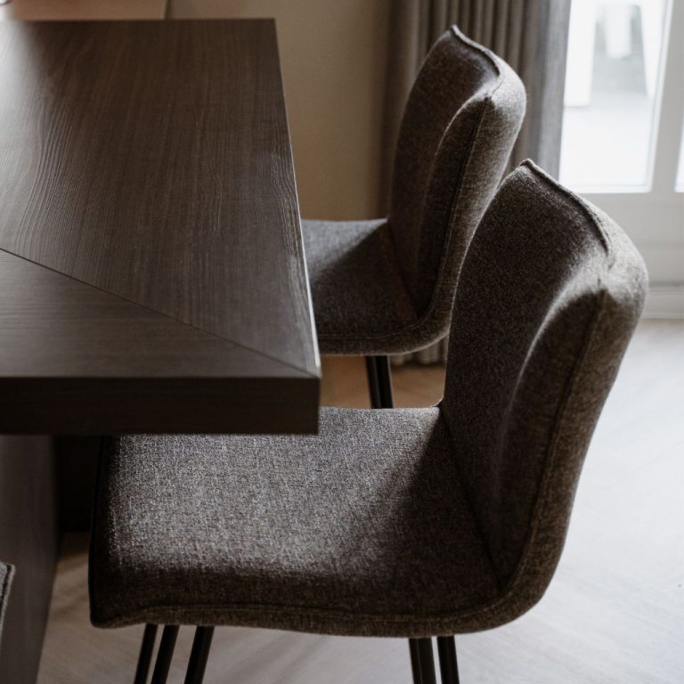 Barkruk Pieke - Kies de kleur, stof of leer die past in uw interieur.